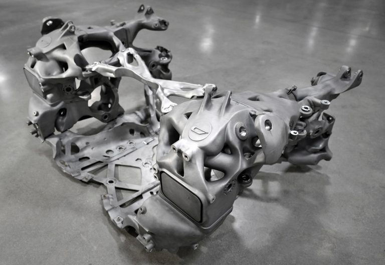 Additively manufactured Czinger 21C redefines next-generation cars