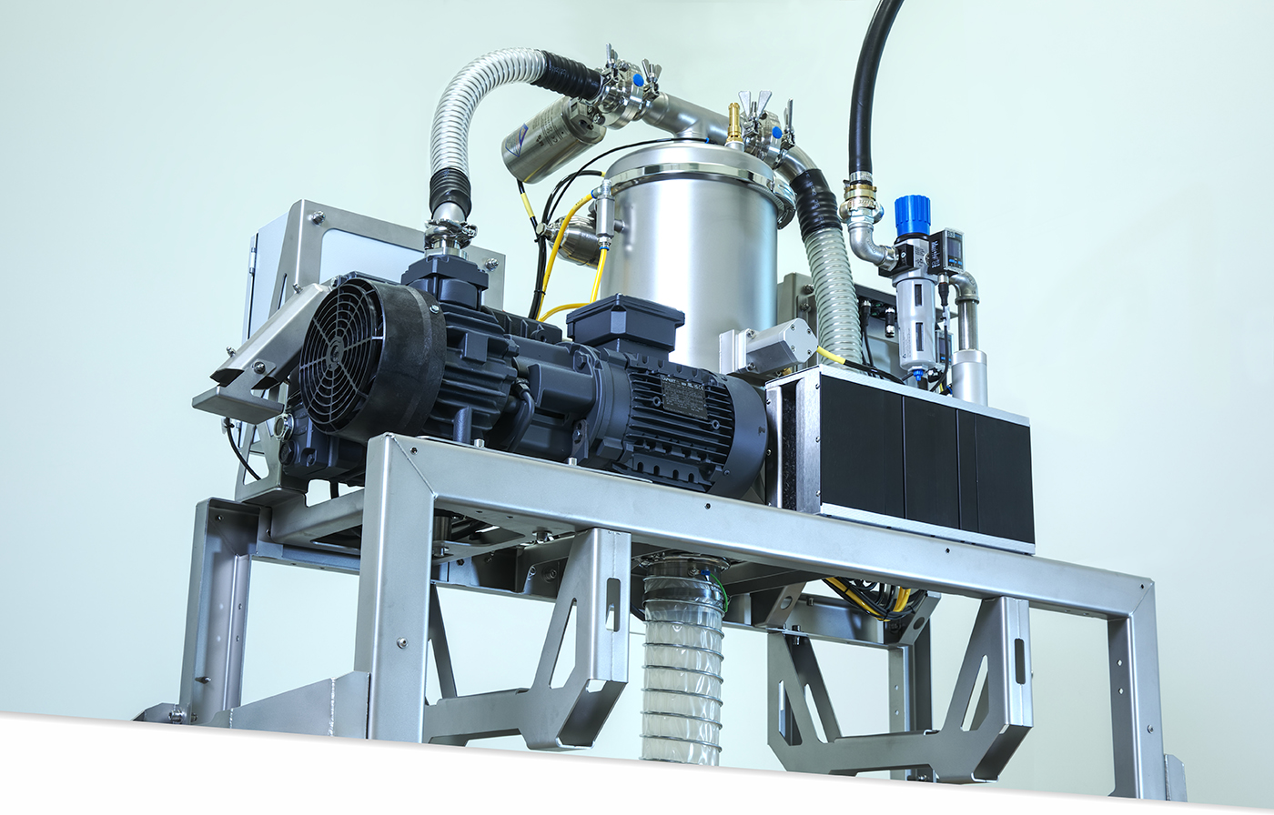 Why should metal powder handling be automated in Additive Manufacturing?