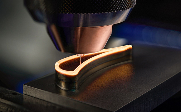 High laser power and precise beam shaping in compact DED head